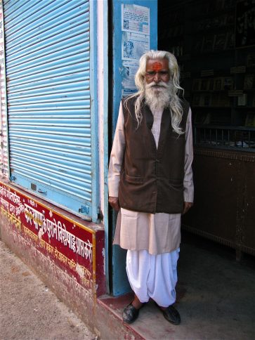 ¿ Cómo visten los hombres en la India ? Dhoti, khalat, Kurta...